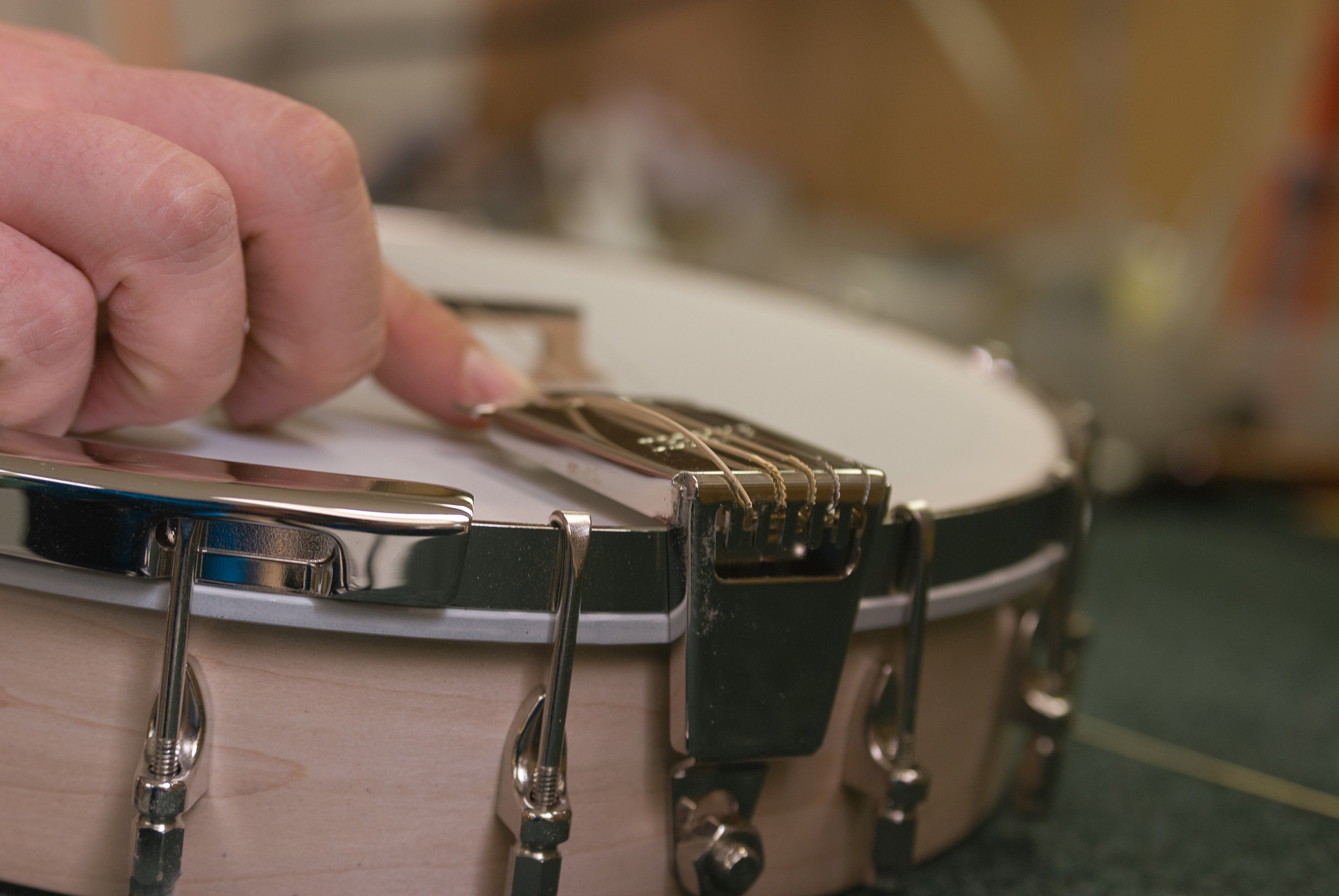 How To Tell It's Time To Change Your Banjo Strings – Deering® Banjo Company