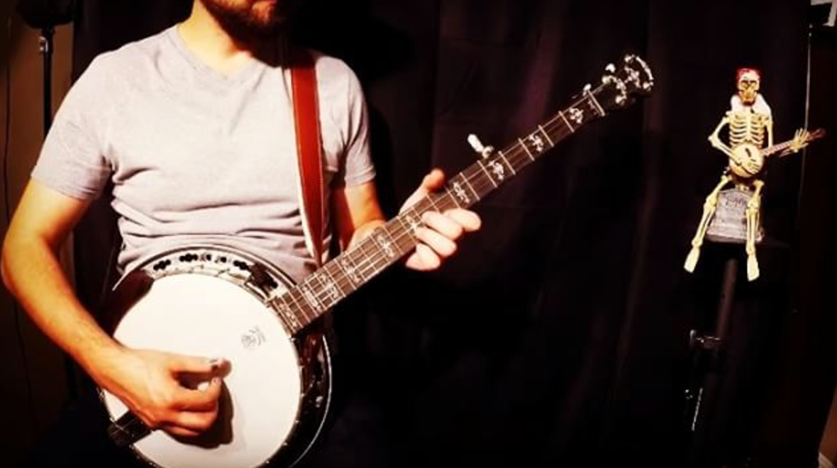 A Quick Guide to Surviving the Zombie Apocalypse – Deering® Banjo Company