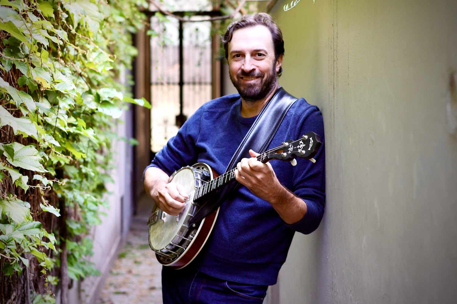 "New Orleans Tenor Banjo & Beyond" with David Bandrowski | Deering Liv ...